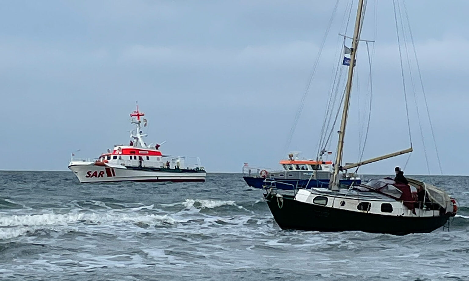 Segler vor Warnemünde gerettet » WMNDE